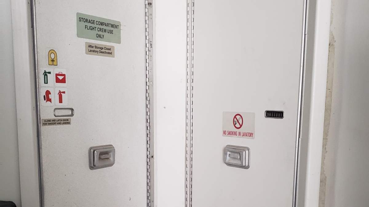 Boeing 737 Jet Stage | The Jet Studio